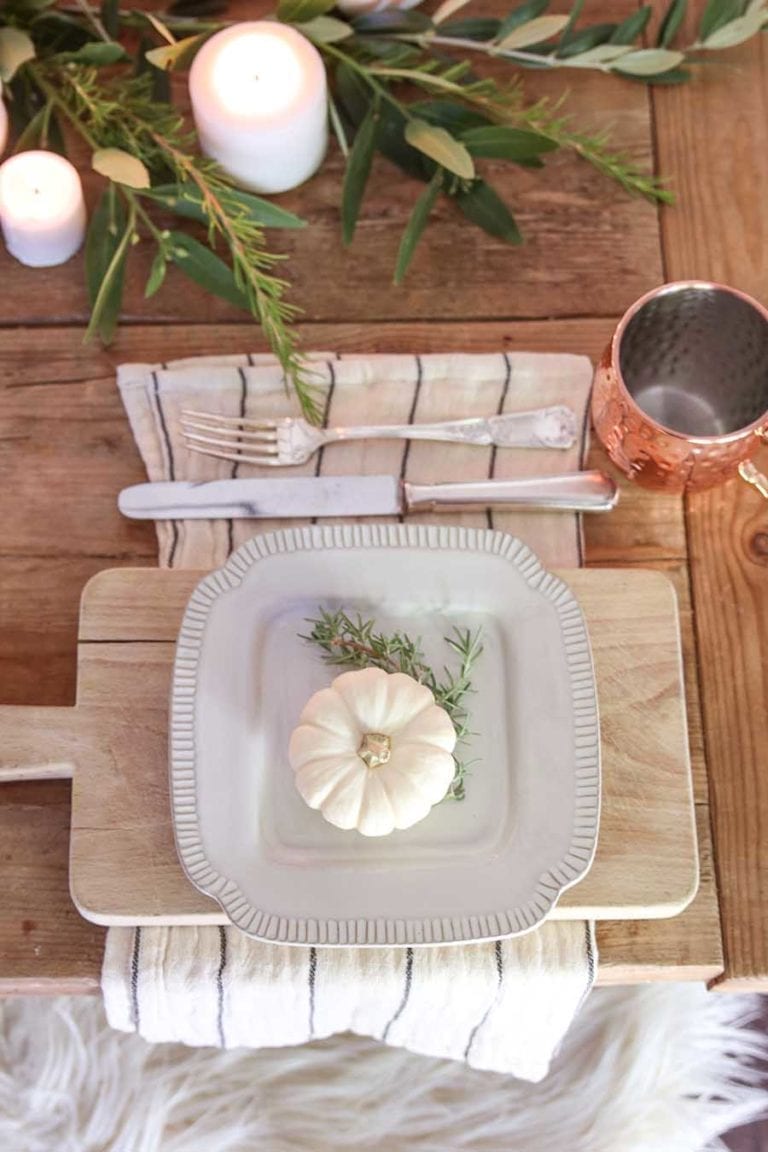 Modern Farmhouse Fall Dining Room Decor - Fall Home Tour