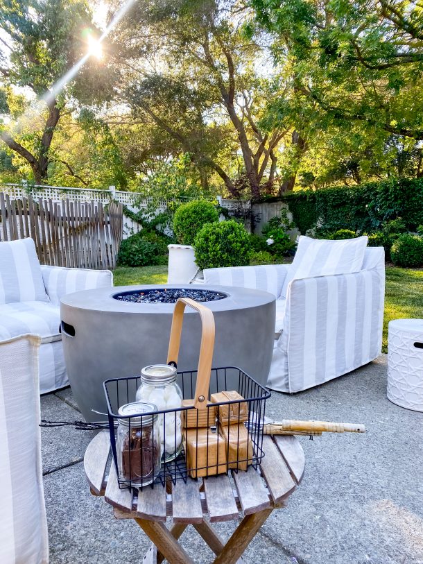 Outdoor Entertaining Tips for Your Backyard - Modern Glam - Entertaining