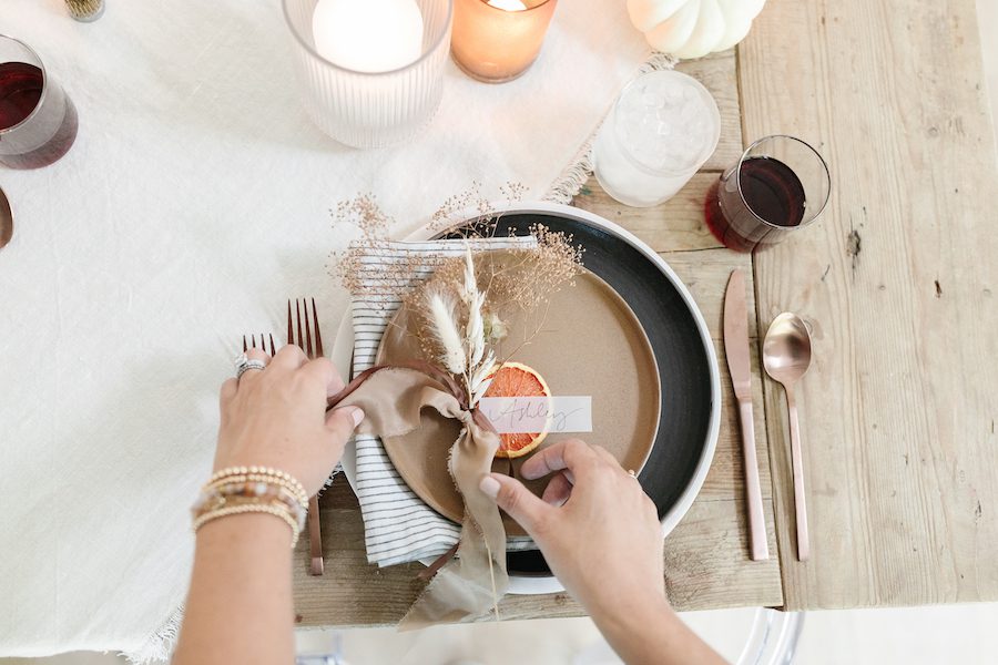 How To Set A Thanksgiving Table - Tips From An Event Planner - Modern Glam