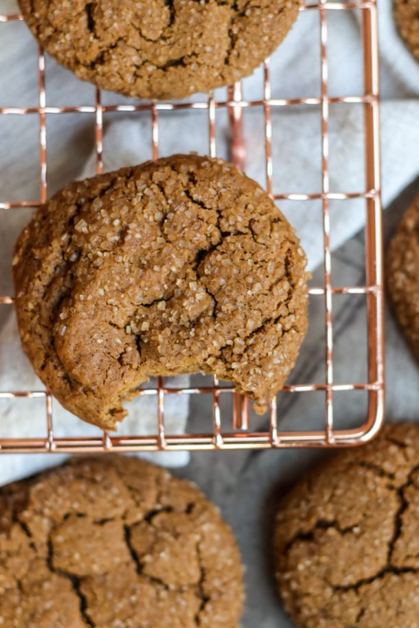 Spicy & Chewy Ginger Molasses Cookies - Modern Glam